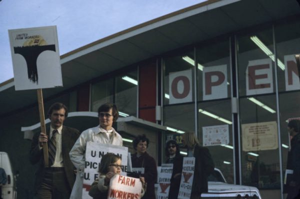 Grape boycott at Safeway store, 1970s – Chicano & Latino History Project